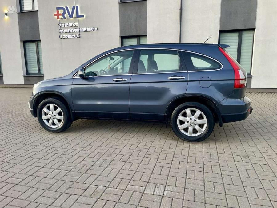 Grey Honda CR-V 2008 in Vilnius, with an engine capacity of 2.20 L and mileage of 357 thousand km for 3950 €, photo 7 on AUTOMOTO.COM.LV
