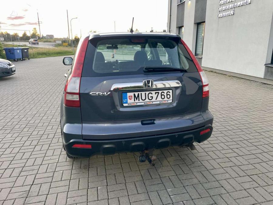 Grey Honda CR-V 2008 in Vilnius, with an engine capacity of 2.20 L and mileage of 357 thousand km for 3950 €, photo 8 on AUTOMOTO.COM.LV
