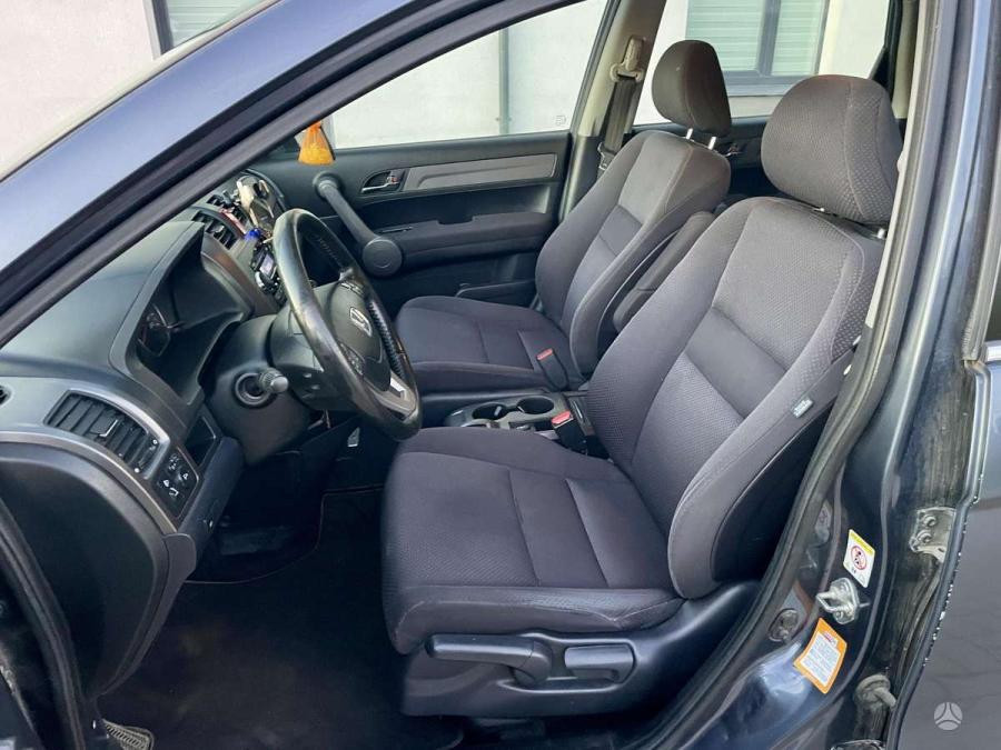 Grey Honda CR-V 2008 in Vilnius, with an engine capacity of 2.20 L and mileage of 357 thousand km for 3950 €, photo 12 on AUTOMOTO.COM.LV