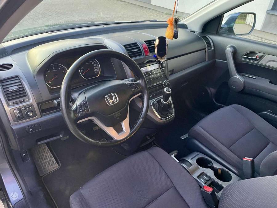 Grey Honda CR-V 2008 in Vilnius, with an engine capacity of 2.20 L and mileage of 357 thousand km for 3950 €, photo 13 on AUTOMOTO.COM.LV