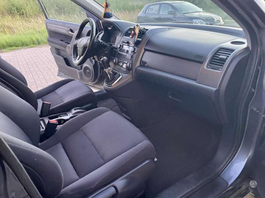 Grey Honda CR-V 2008 in Vilnius, with an engine capacity of 2.20 L and mileage of 357 thousand km for 3950 €, photo 14 on AUTOMOTO.COM.LV