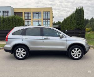 Pelēks Honda CR-V 2008 Viļņa, ar dzinēja tilpumu 2.20 L un nobraukumu 269 tūkst. km par 3850 €, foto 6 vietnē AUTOMOTO.COM.LV