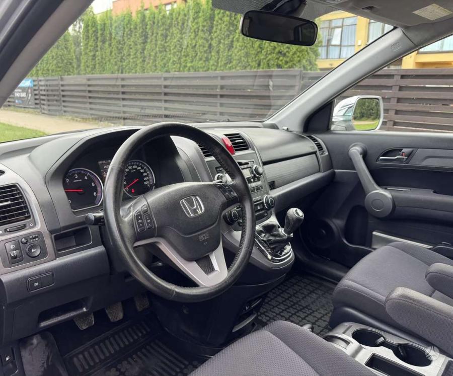 Pelēks Honda CR-V 2008 Viļņa, ar dzinēja tilpumu 2.20 L un nobraukumu 269 tūkst. km par 3850 €, foto 13 vietnē AUTOMOTO.COM.LV