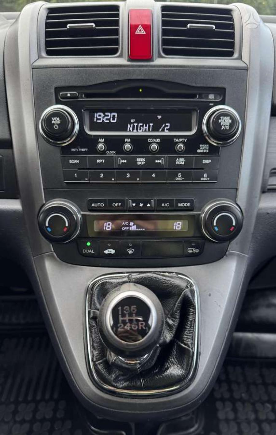 Pelēks Honda CR-V 2008 Viļņa, ar dzinēja tilpumu 2.20 L un nobraukumu 269 tūkst. km par 3850 €, foto 24 vietnē AUTOMOTO.COM.LV