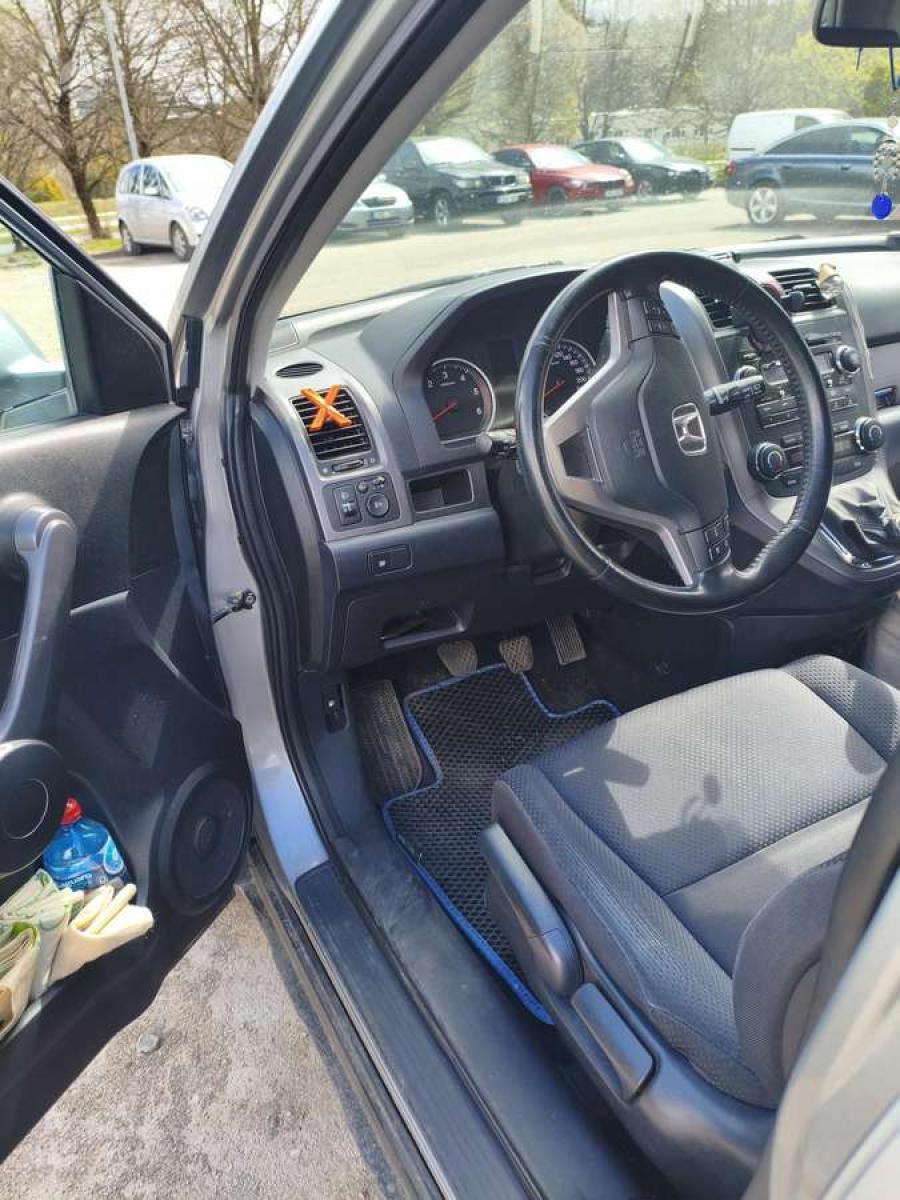 Pelēks Honda CR-V 2008 Viļņa, ar dzinēja tilpumu 2.20 L un nobraukumu 269 tūkst. km par 4500 €, foto 14 vietnē AUTOMOTO.COM.LV