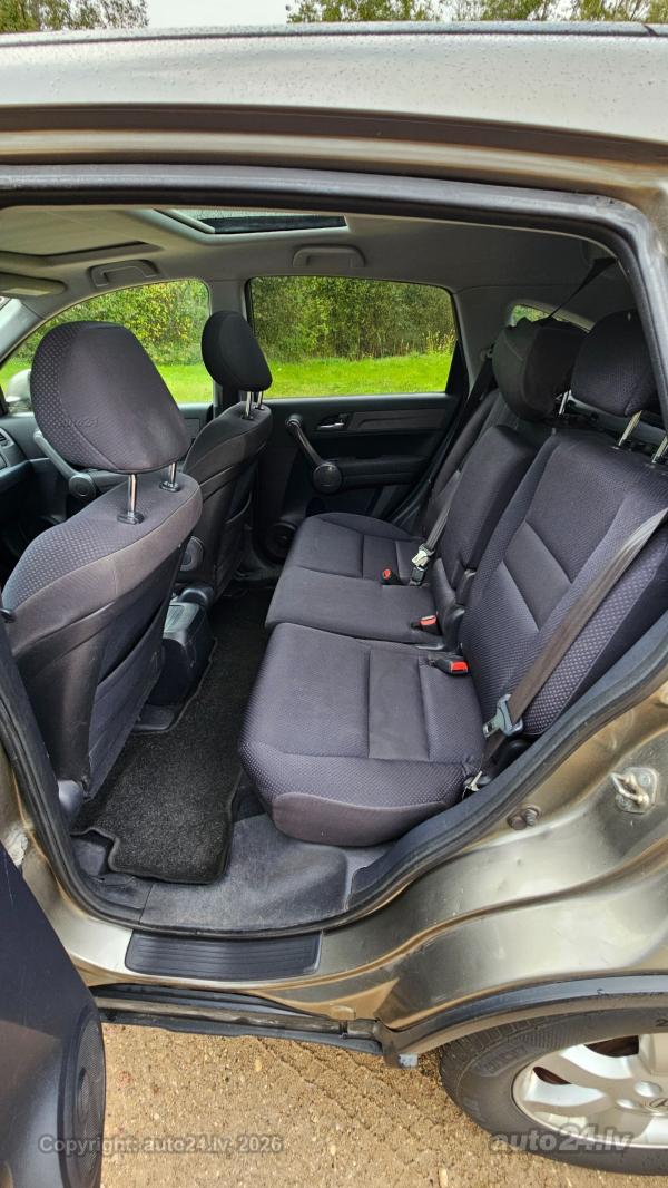 Honda CR-V 2008 Viljandi vietnē Pelēks Honda CR-V 2008 Viljandi, ar dzinēja tilpumu 2.00 L un nobraukumu 337 tūkst. km par 4500 €, foto 11 vietnē AUTOMOTO.COM.LV