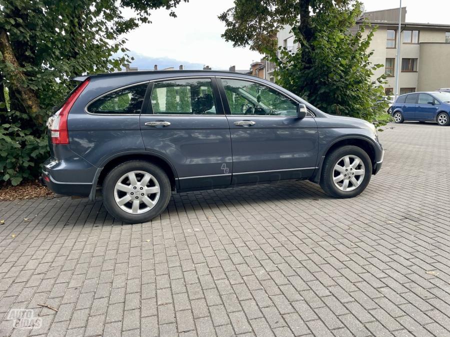 Pelēks Honda CR-V 2008 Viļņa, ar dzinēja tilpumu 2.20 L un nobraukumu 357 tūkst. km par 3950 €, foto 4 vietnē AUTOMOTO.COM.LV