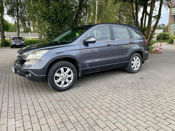 Хонда СРВ 2008 в Вильнюс на AUTOMOTO.COM.LV Серый Хонда СРВ 2008 в Вильнюс, объемом двигателя 2.20 л и пробегом 357 тыс. км за 3950 €, фото 9 на AUTOMOTO.COM.LV