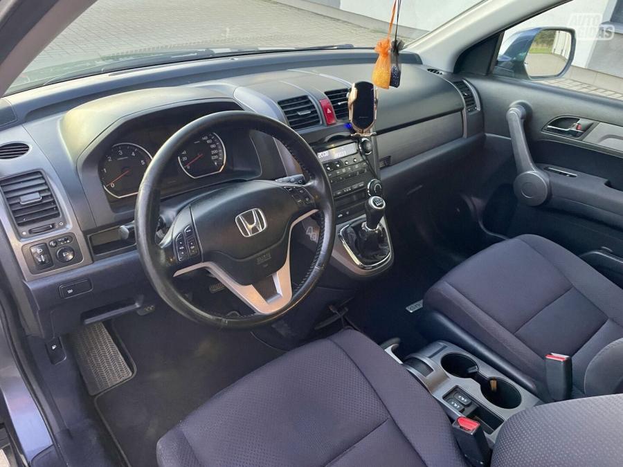Pelēks Honda CR-V 2008 Viļņa, ar dzinēja tilpumu 2.20 L un nobraukumu 357 tūkst. km par 3950 €, foto 15 vietnē AUTOMOTO.COM.LV