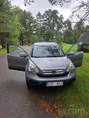 Grey Honda CR-V 2008 in Jelgava, with an engine capacity of 2.40 L and mileage of 300 thousand km for 3200 €, photo 3 on AUTOMOTO.COM.LV
