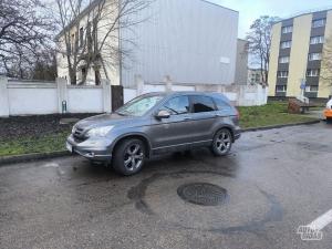 Grey Honda CR-V 2009 in Siauliai, with an engine capacity of 2.20 L and mileage of 299 thousand km for 4500 €, photo 8 on AUTOMOTO.COM.LV