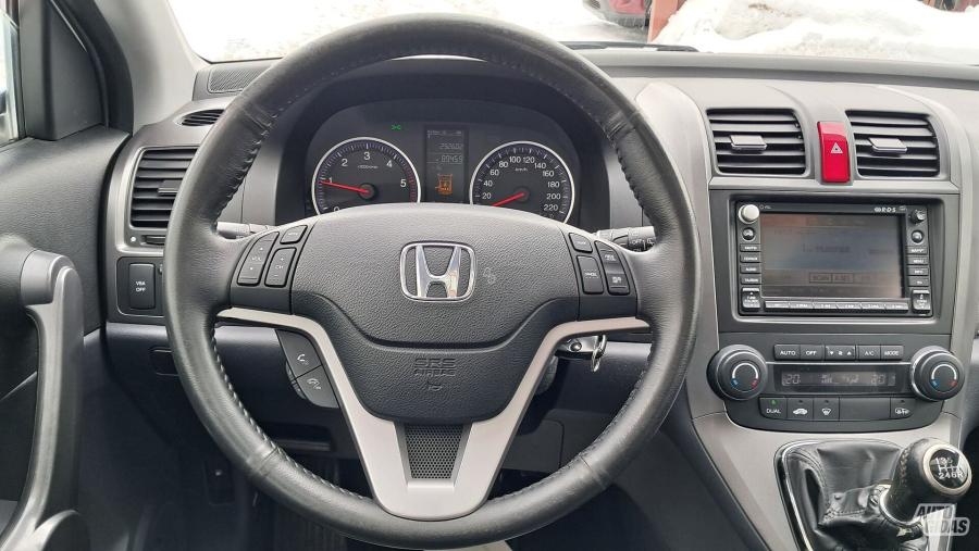 Grey Honda CR-V 2009 in Klaipeda, with an engine capacity of 2.20 L and mileage of 292 thousand km for 6200 €, photo 22 on AUTOMOTO.COM.LV