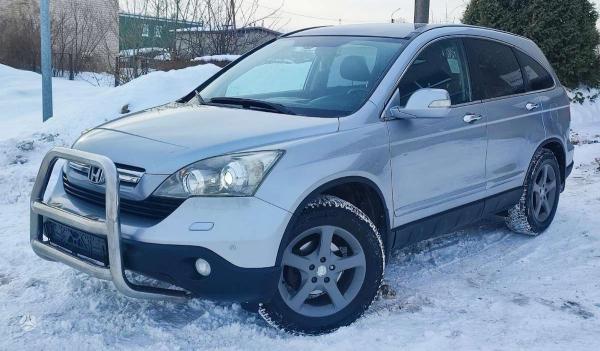 Grey Honda CR-V 2009 in Siauliai, with an engine capacity of 2.20 L and mileage of 380 thousand km for 5600 €, photo 3 on AUTOMOTO.COM.LV