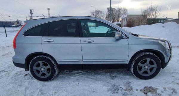 Grey Honda CR-V 2009 in Siauliai, with an engine capacity of 2.20 L and mileage of 380 thousand km for 5600 €, photo 5 on AUTOMOTO.COM.LV