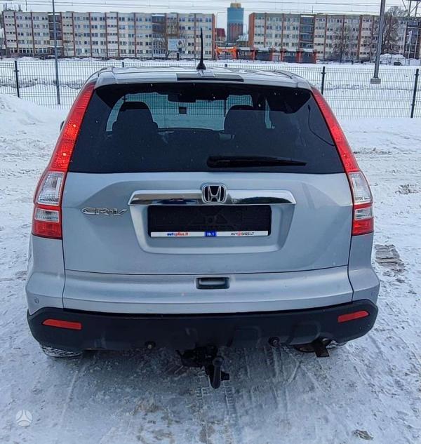 Grey Honda CR-V 2009 in Siauliai, with an engine capacity of 2.20 L and mileage of 380 thousand km for 5600 €, photo 9 on AUTOMOTO.COM.LV