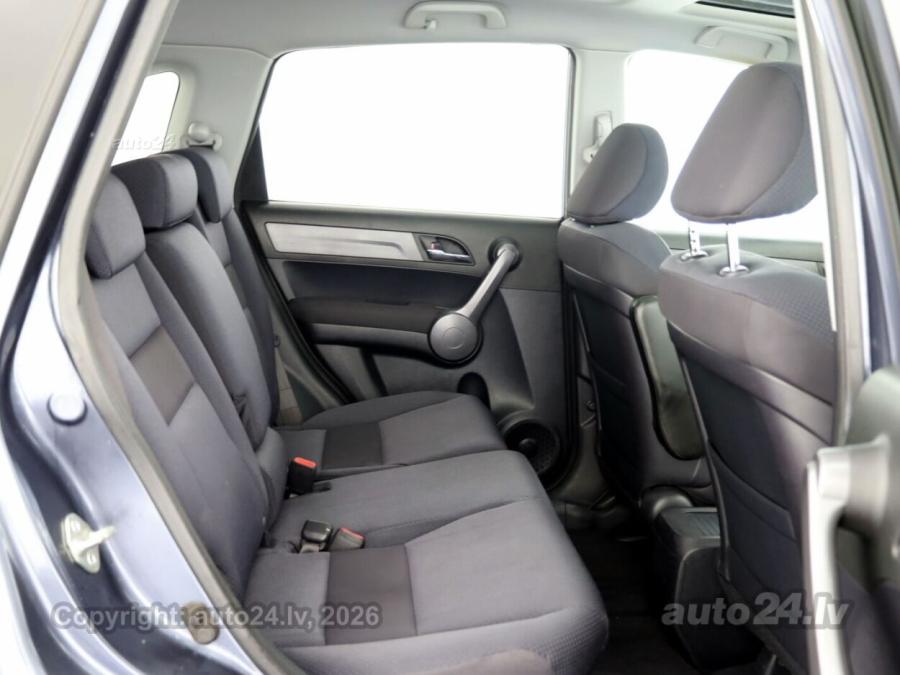 Pelēks Honda CR-V 2009 Tallina, ar dzinēja tilpumu 2.00 L un nobraukumu 237 tūkst. km par 4799 €, foto 7 vietnē AUTOMOTO.COM.LV