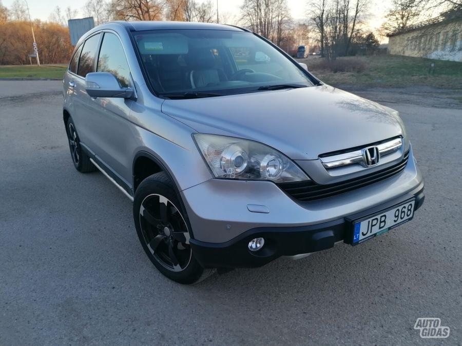 Grey Honda CR-V 2009 in Utena, with an engine capacity of 2.20 L and mileage of 358 thousand km for 3750 €, photo 4 on AUTOMOTO.COM.LV