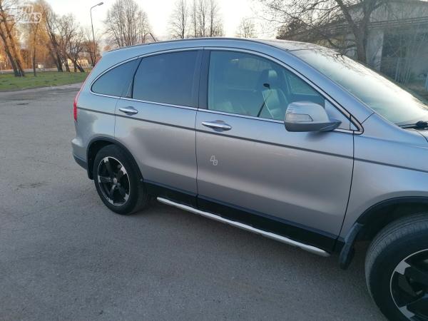 Pelēks Honda CR-V 2009 Utena, ar dzinēja tilpumu 2.20 L un nobraukumu 358 tūkst. km par 3750 €, foto 4 vietnē AUTOMOTO.COM.LV