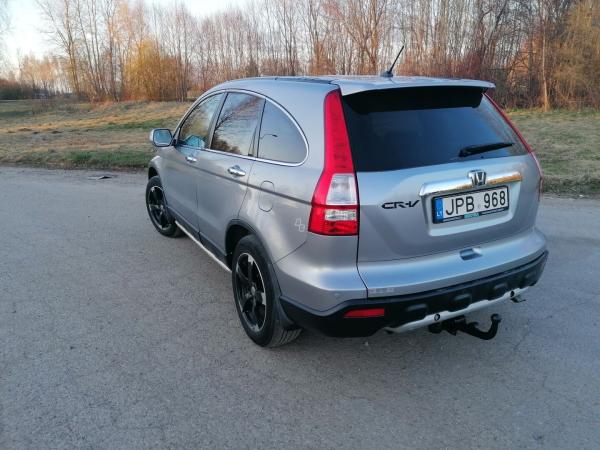 Pelēks Honda CR-V 2009 Utena, ar dzinēja tilpumu 2.20 L un nobraukumu 358 tūkst. km par 3750 €, foto 7 vietnē AUTOMOTO.COM.LV