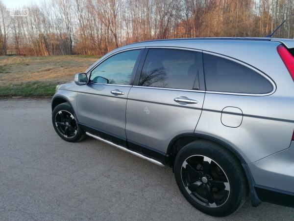 Pelēks Honda CR-V 2009 Utena, ar dzinēja tilpumu 2.20 L un nobraukumu 358 tūkst. km par 3750 €, foto 8 vietnē AUTOMOTO.COM.LV