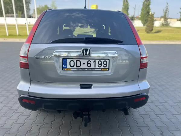 Grey Honda CR-V 2009 in Jekabpils, with an engine capacity of 2.20 L and mileage of 300 thousand km for 5950 €, photo 7 on AUTOMOTO.COM.LV