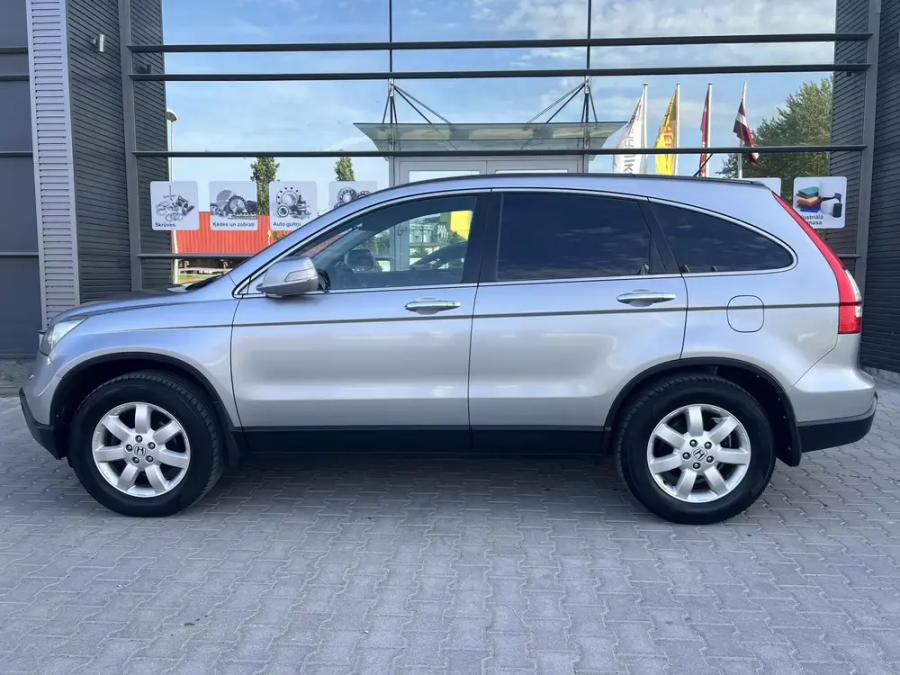 Grey Honda CR-V 2009 in Jekabpils, with an engine capacity of 2.20 L and mileage of 300 thousand km for 5950 €, photo 11 on AUTOMOTO.COM.LV