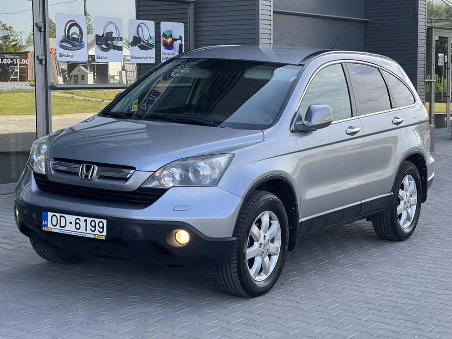 Grey Honda CR-V 2009 in Jekabpils, with an engine capacity of 2.20 L and mileage of 300 thousand km for 5950 €, photo 12 on AUTOMOTO.COM.LV