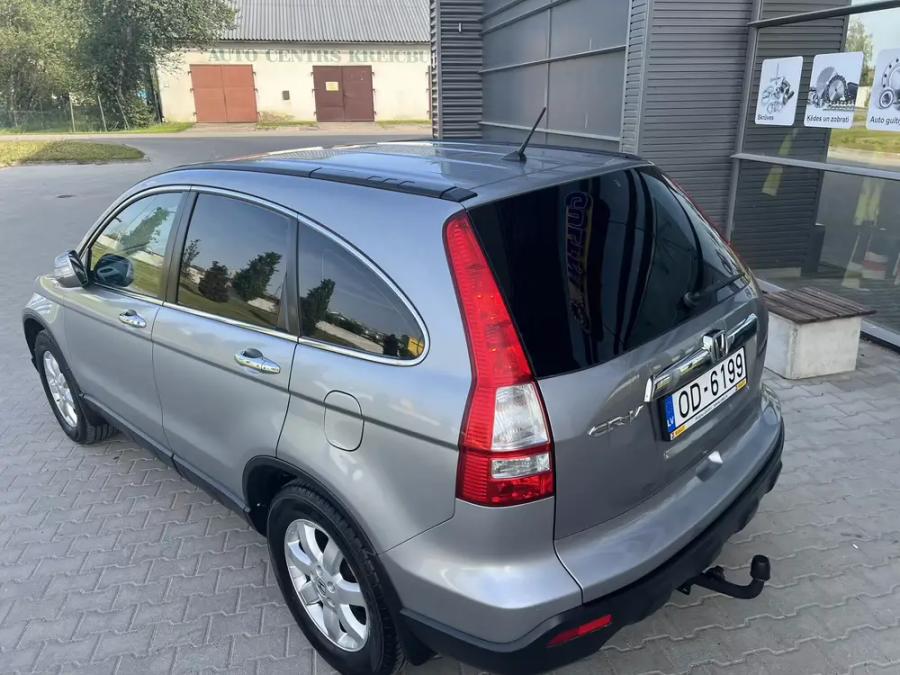 Grey Honda CR-V 2009 in Jekabpils, with an engine capacity of 2.20 L and mileage of 300 thousand km for 5950 €, photo 15 on AUTOMOTO.COM.LV