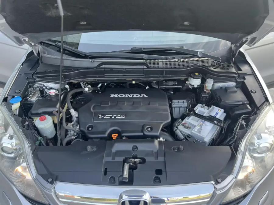 Grey Honda CR-V 2009 in Jekabpils, with an engine capacity of 2.20 L and mileage of 300 thousand km for 5950 €, photo 18 on AUTOMOTO.COM.LV