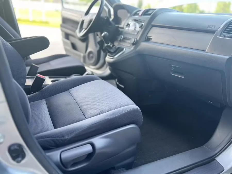 Grey Honda CR-V 2009 in Jekabpils, with an engine capacity of 2.20 L and mileage of 300 thousand km for 5950 €, photo 20 on AUTOMOTO.COM.LV