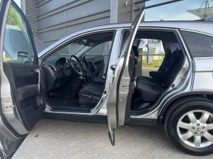 Grey Honda CR-V 2009 in Jekabpils, with an engine capacity of 2.20 L and mileage of 300 thousand km for 5950 €, photo 30 on AUTOMOTO.COM.LV