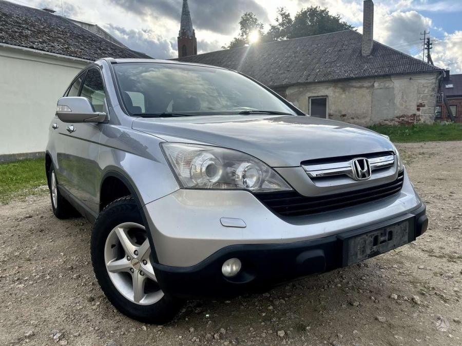 Grey Honda CR-V 2009 in Kaisiadorys, with an engine capacity of 2.20 L and mileage of 293 thousand km for 3850 €, photo 3 on AUTOMOTO.COM.LV