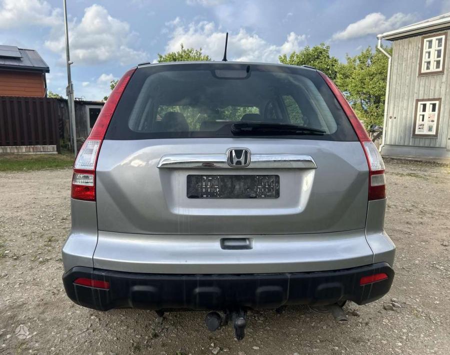 Grey Honda CR-V 2009 in Kaisiadorys, with an engine capacity of 2.20 L and mileage of 293 thousand km for 3850 €, photo 7 on AUTOMOTO.COM.LV