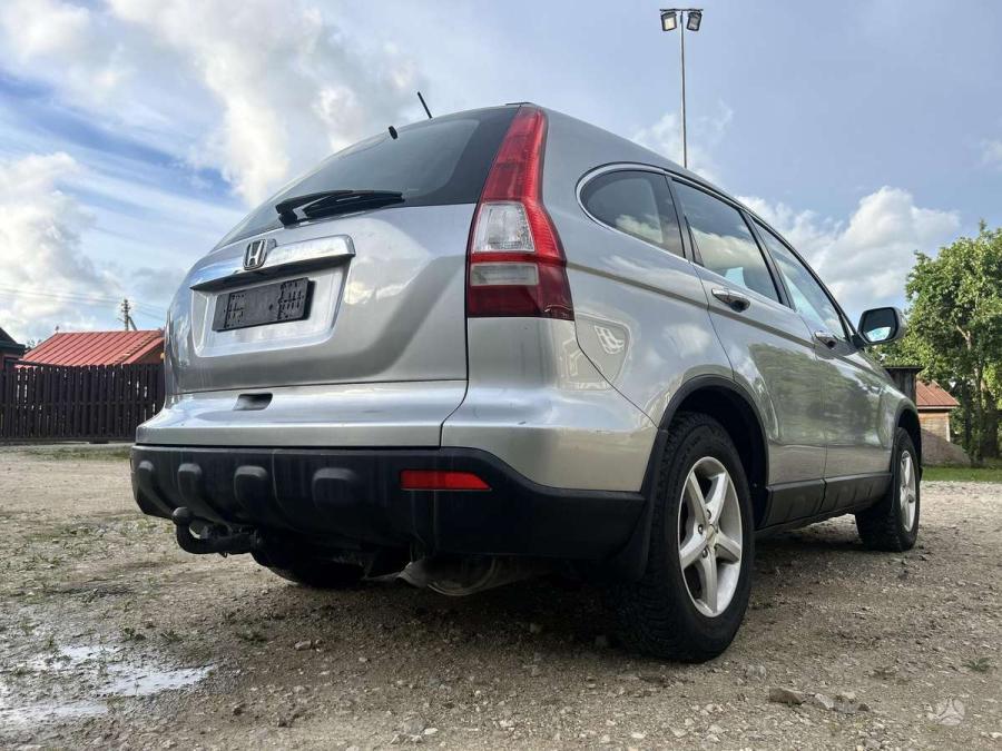 Grey Honda CR-V 2009 in Kaisiadorys, with an engine capacity of 2.20 L and mileage of 293 thousand km for 3850 €, photo 9 on AUTOMOTO.COM.LV