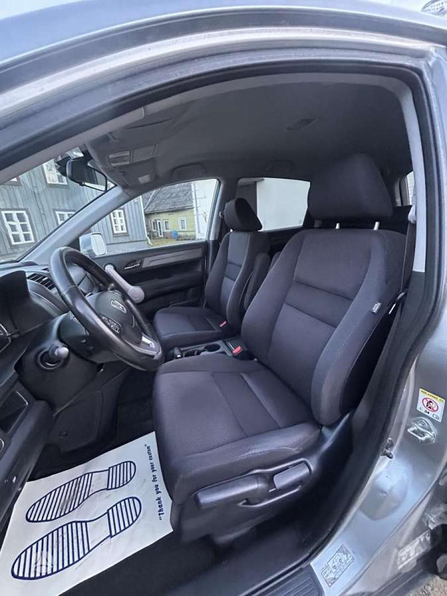 Grey Honda CR-V 2009 in Kaisiadorys, with an engine capacity of 2.20 L and mileage of 293 thousand km for 3850 €, photo 11 on AUTOMOTO.COM.LV
