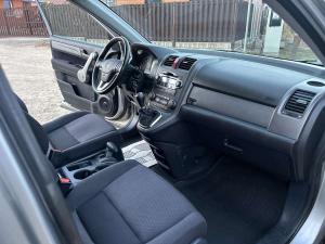Grey Honda CR-V 2009 in Kaisiadorys, with an engine capacity of 2.20 L and mileage of 293 thousand km for 3850 €, photo 12 on AUTOMOTO.COM.LV