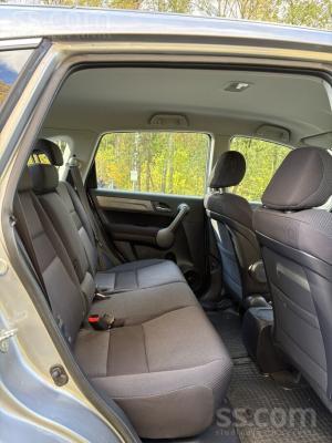 Pelēks Honda CR-V 2009 Jelgava, ar dzinēja tilpumu 2.20 L un nobraukumu 250 tūkst. km par 5000 €, foto 9 vietnē AUTOMOTO.COM.LV