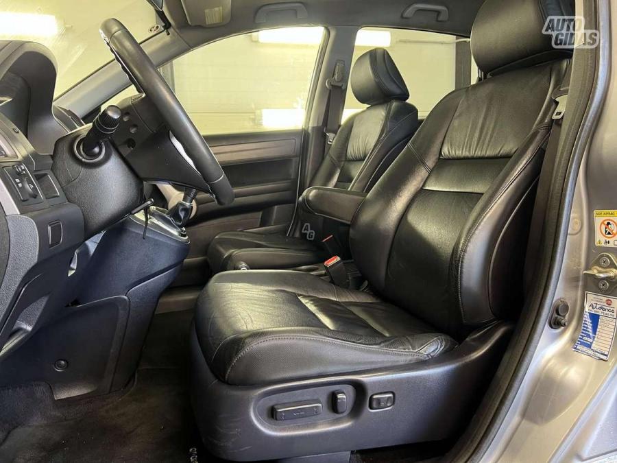 Grey Honda CR-V 2009 in Aukstieji Rusokai, with an engine capacity of 2.20 L and mileage of 387 thousand km for 4300 €, photo 16 on AUTOMOTO.COM.LV