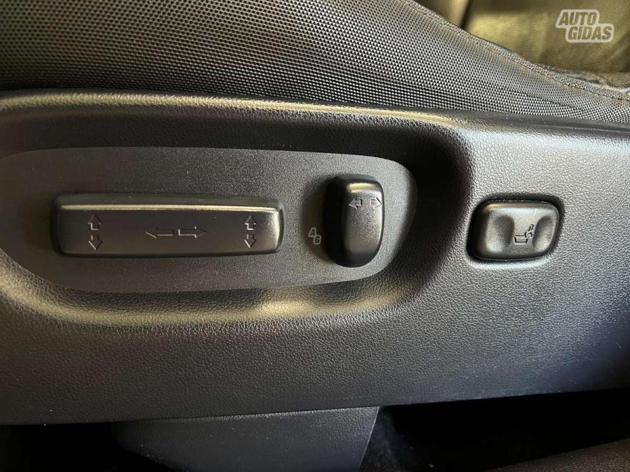 Grey Honda CR-V 2009 in Aukstieji Rusokai, with an engine capacity of 2.20 L and mileage of 387 thousand km for 4300 €, photo 20 on AUTOMOTO.COM.LV