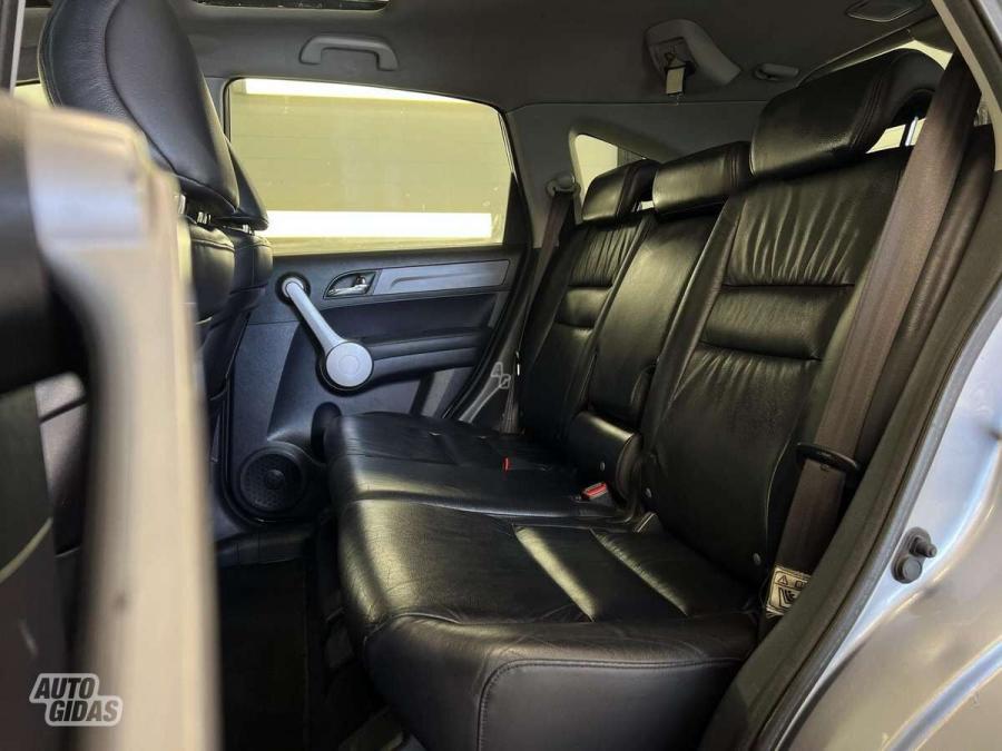 Grey Honda CR-V 2009 in Aukstieji Rusokai, with an engine capacity of 2.20 L and mileage of 387 thousand km for 4300 €, photo 22 on AUTOMOTO.COM.LV