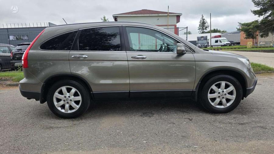 Pelēks Honda CR-V 2009 Šauļi, ar dzinēja tilpumu 2.20 L un nobraukumu 193 tūkst. km par 6150 €, foto 7 vietnē AUTOMOTO.COM.LV