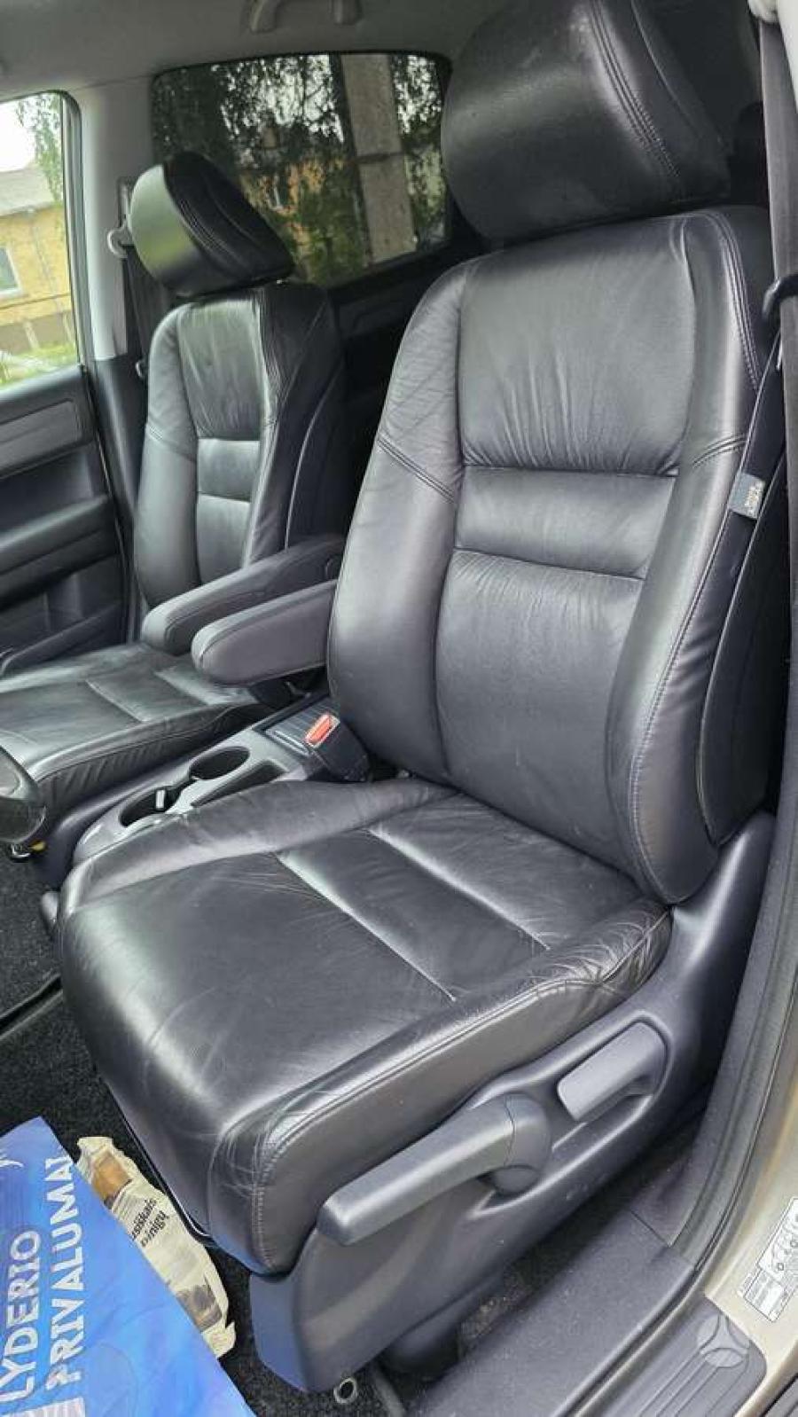Pelēks Honda CR-V 2009 Šauļi, ar dzinēja tilpumu 2.20 L un nobraukumu 193 tūkst. km par 6150 €, foto 27 vietnē AUTOMOTO.COM.LV