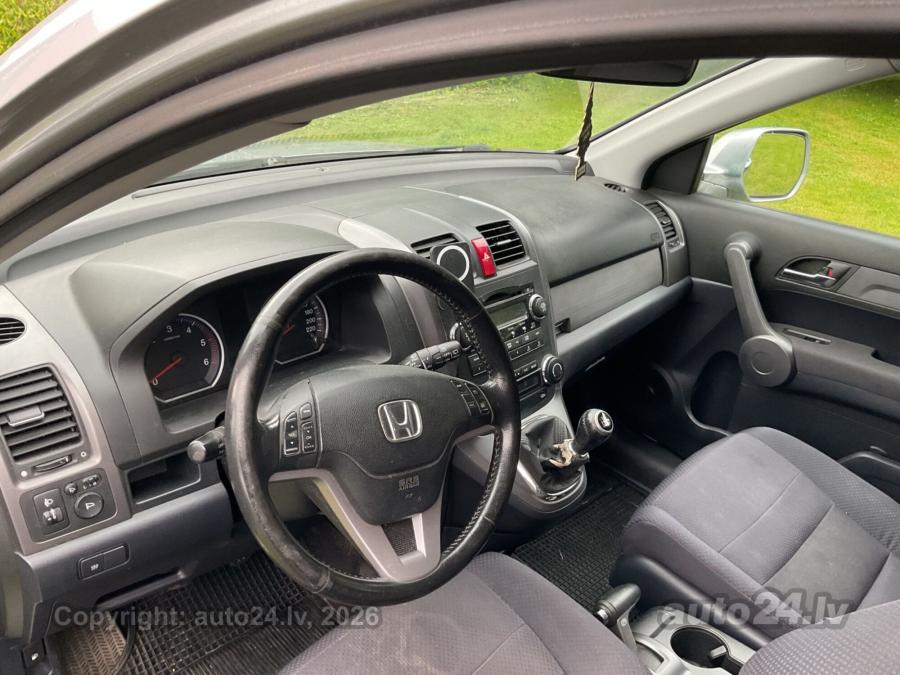Pelēks Honda CR-V 2009 Rapla, ar dzinēja tilpumu 2.20 L un nobraukumu 364 tūkst. km par 2800 €, foto 4 vietnē AUTOMOTO.COM.LV