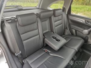 Grey Honda CR-V 2009 in Riga, with an engine capacity of 2.00 L and mileage of 201 thousand km for 6900 €, photo 8 on AUTOMOTO.COM.LV