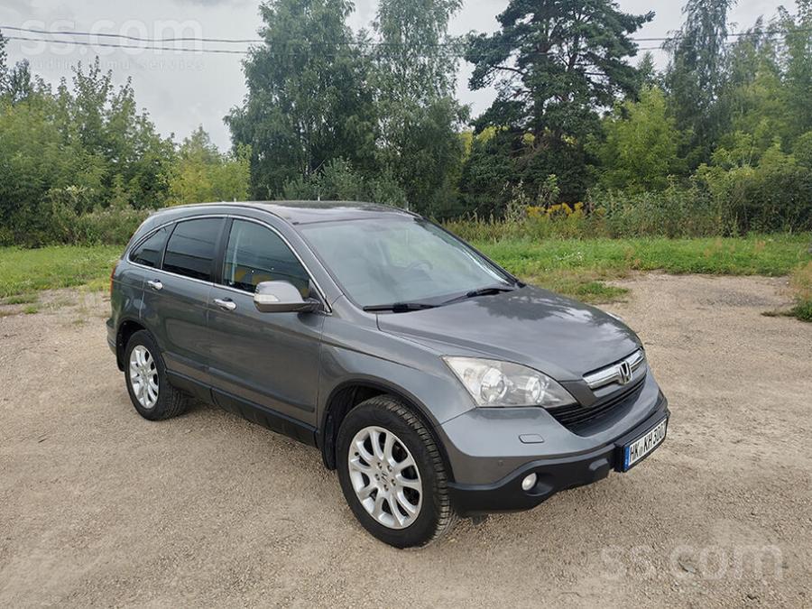 Grey Honda CR-V 2009 in Riga, with an engine capacity of 2.00 L and mileage of 201 thousand km for 6900 €, photo 9 on AUTOMOTO.COM.LV