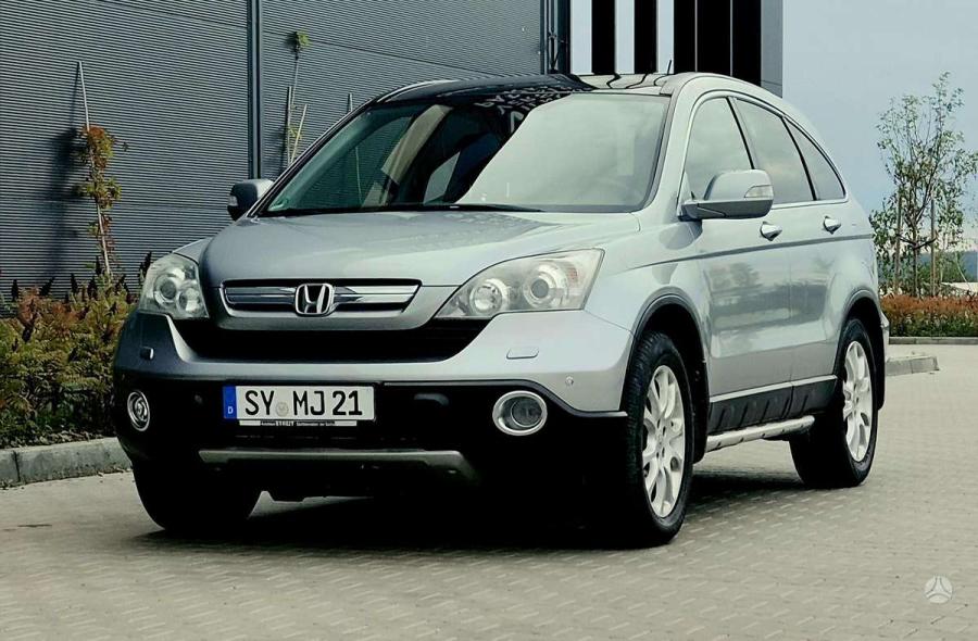 Grey Honda CR-V 2009 in Vilnius, with an engine capacity of 2.20 L and mileage of 268 thousand km for 5850 €, photo 1 on AUTOMOTO.COM.LV