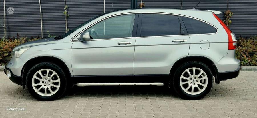 Grey Honda CR-V 2009 in Vilnius, with an engine capacity of 2.20 L and mileage of 268 thousand km for 5850 €, photo 8 on AUTOMOTO.COM.LV