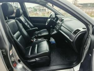 Grey Honda CR-V 2009 in Vilnius, with an engine capacity of 2.20 L and mileage of 268 thousand km for 5850 €, photo 12 on AUTOMOTO.COM.LV