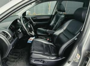 Grey Honda CR-V 2009 in Vilnius, with an engine capacity of 2.20 L and mileage of 268 thousand km for 5850 €, photo 17 on AUTOMOTO.COM.LV