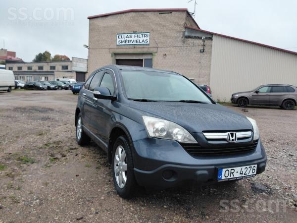 Grey Honda CR-V 2009 in Rezekne, with an engine capacity of 2.20 L and mileage of 0 thousand km for 4950 €, photo 3 on AUTOMOTO.COM.LV